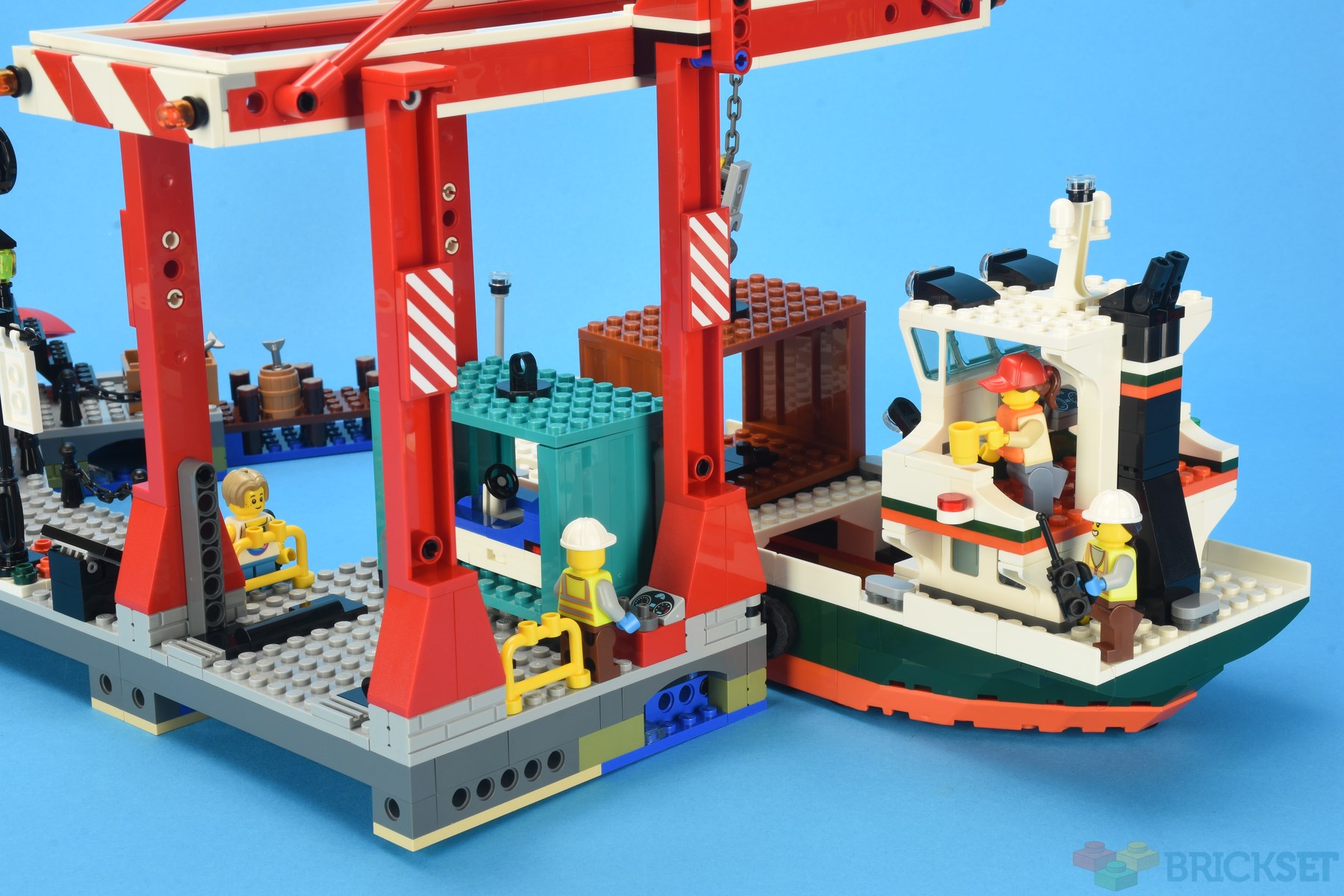 LEGO City 60422 Seaside Harbour with Cargo Ship review | Brickset